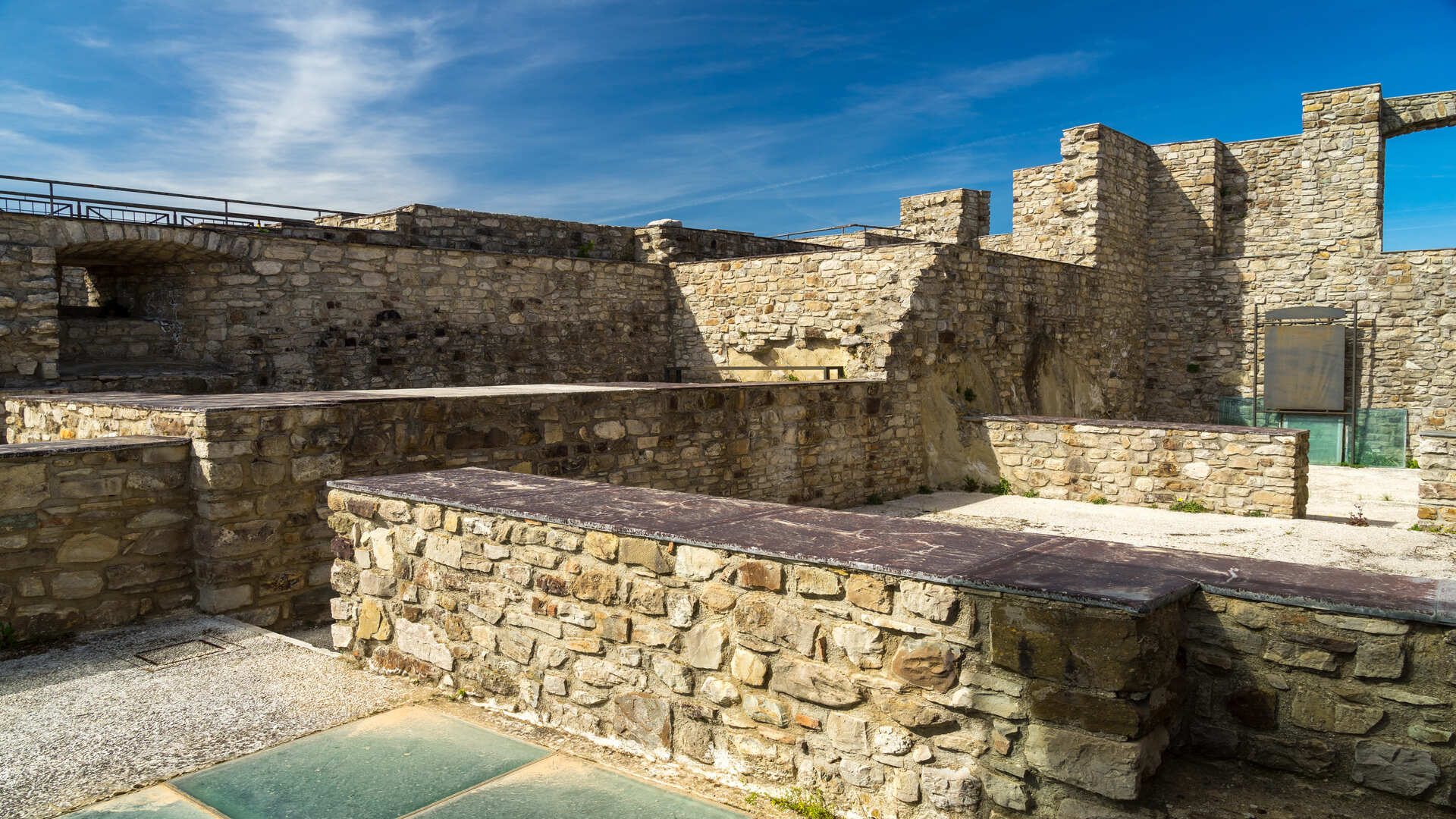 47 I Luoghi della Storia - Il Castello di Tufara - Due Mari